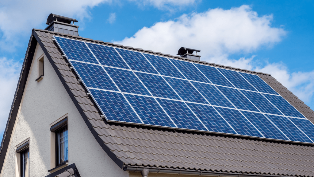 5 Key Steps for Selling Solar Panels - SalesRabbit